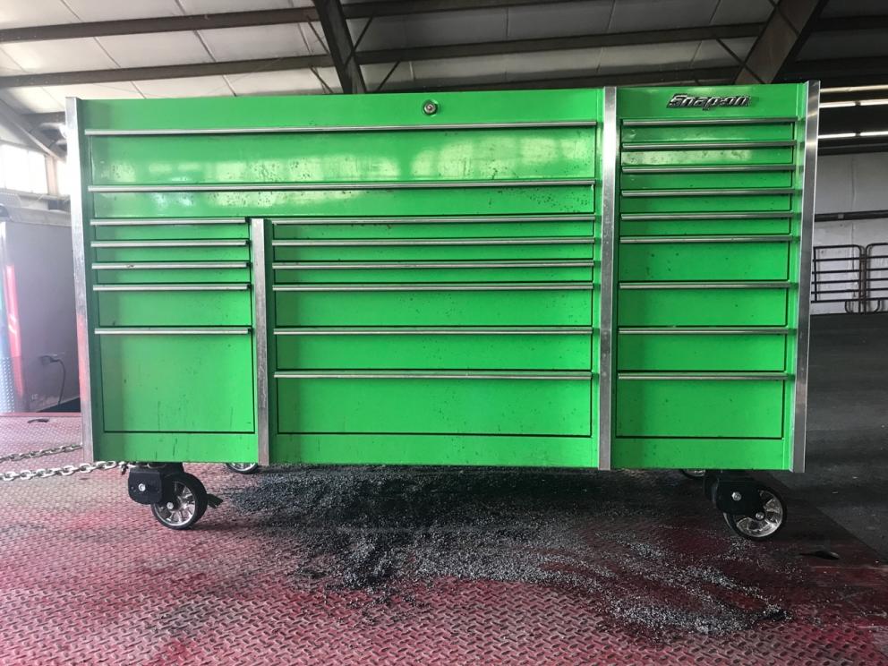 2007 F350 FX4 Lariat 6.0L Diesel 4wd Pickup, (3) Snap On Tool Cabinets ...